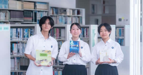 本でつながる、人とつながる。図書委員が本の紹介記事を作成するNewsPicks内の「LIBRARY」とは？【PR】